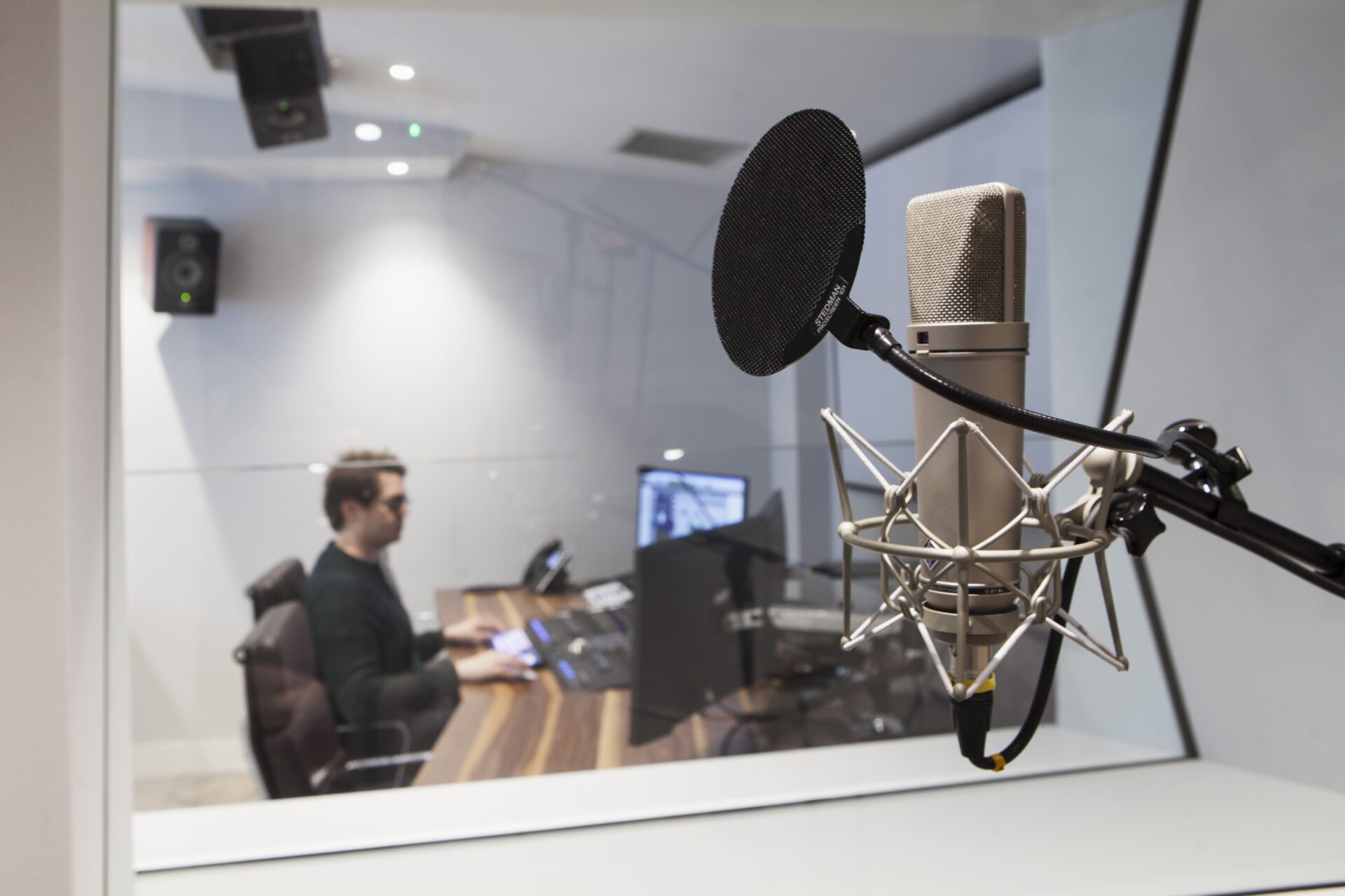About Us - Liquid Violet - Sound Studio - Casting - London